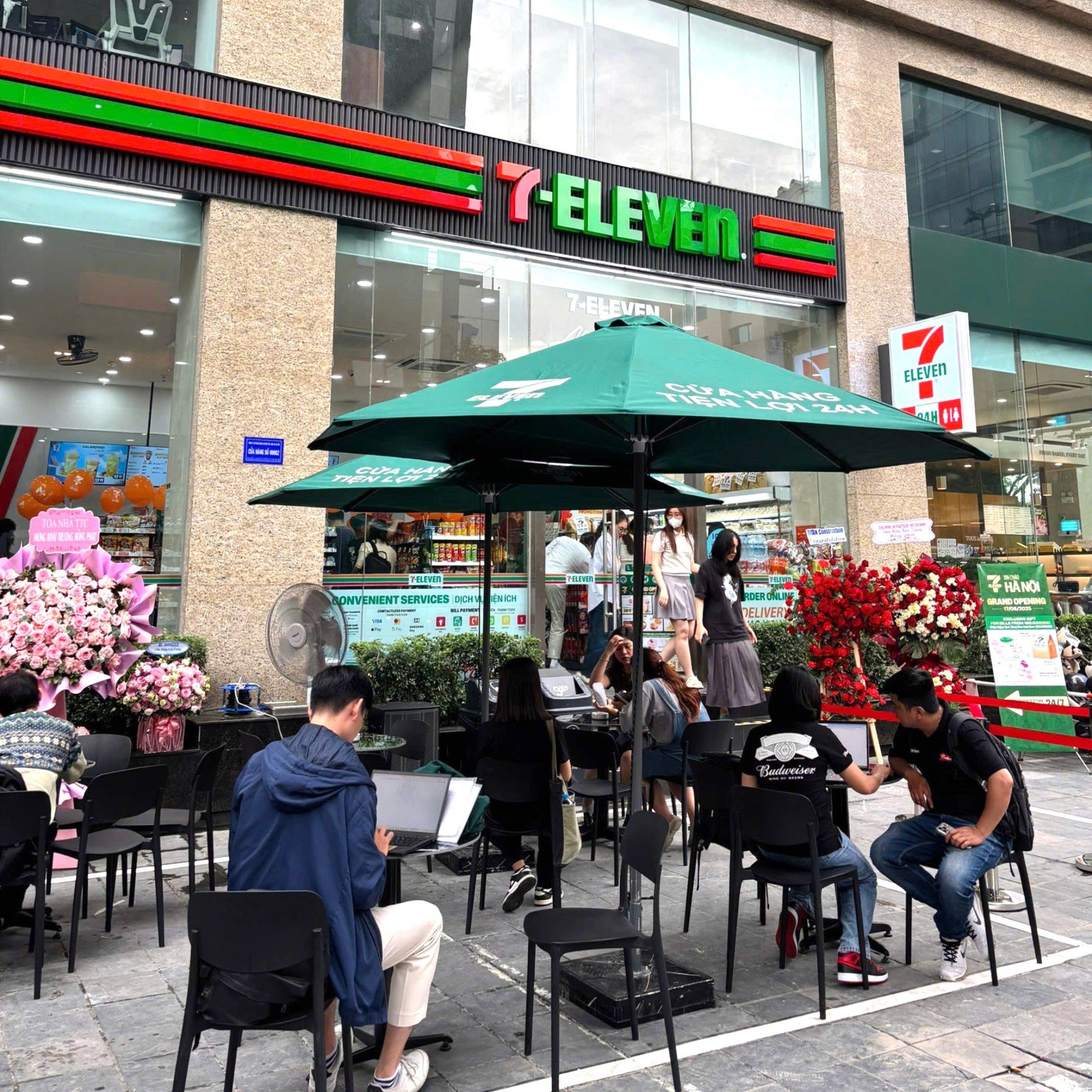 7-Eleven TTC Tower 19 Duy Tân – Điểm Dừng Cho Dân Văn Phòng